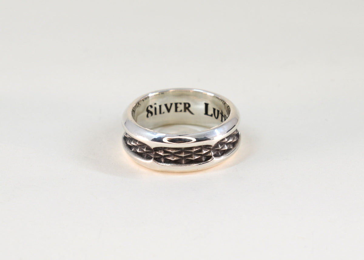 Diamond Hatch Band Ring | Handcrafted by Silver Luthier